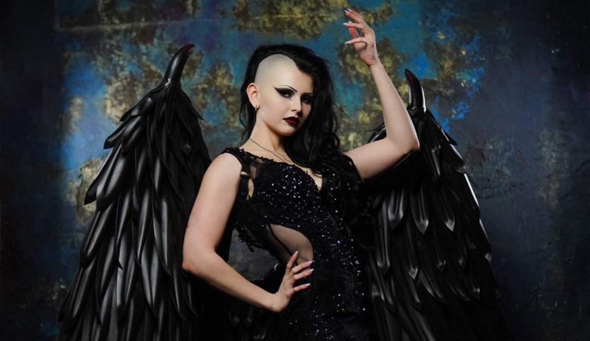 Women Of Trip Hop – Bella Kelly, Julie Hicklin, Temperature Falls, De ...